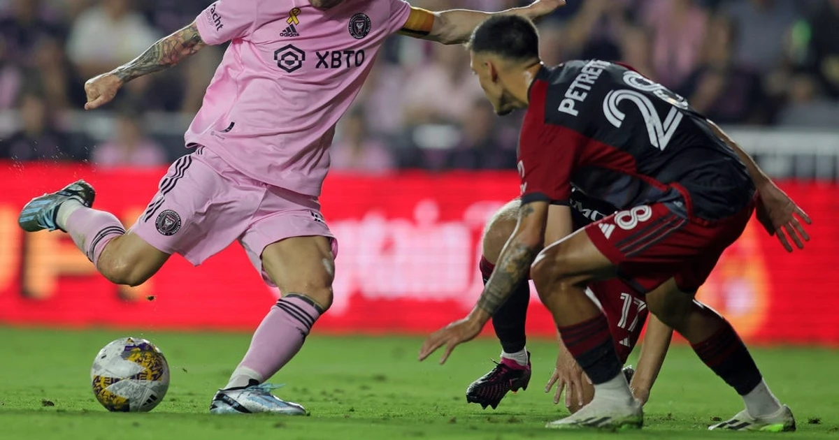Lionel Messi Exits With Apparent Injury During Inter Miami Match